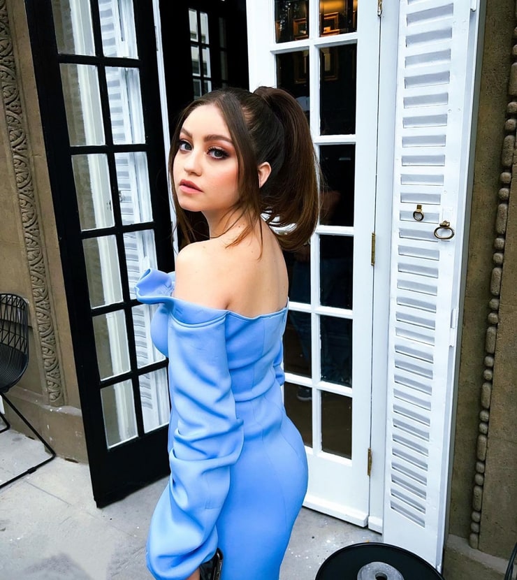 Picture of Karol Sevilla