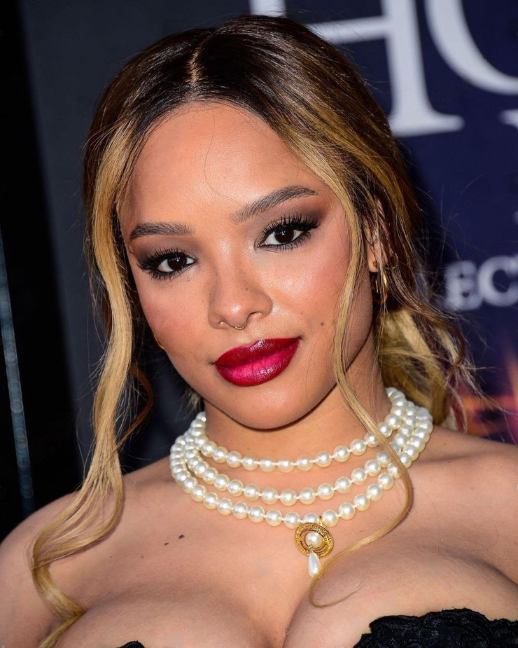 Image of Sisi Stringer