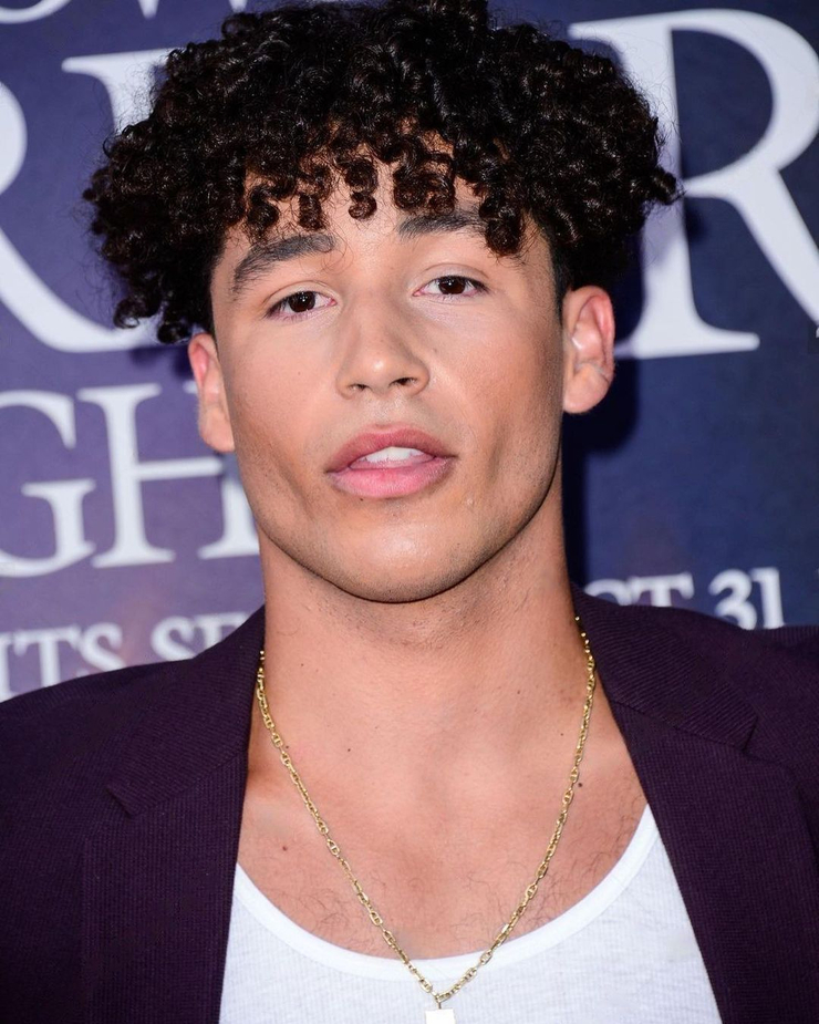 Picture of Andrew Liner