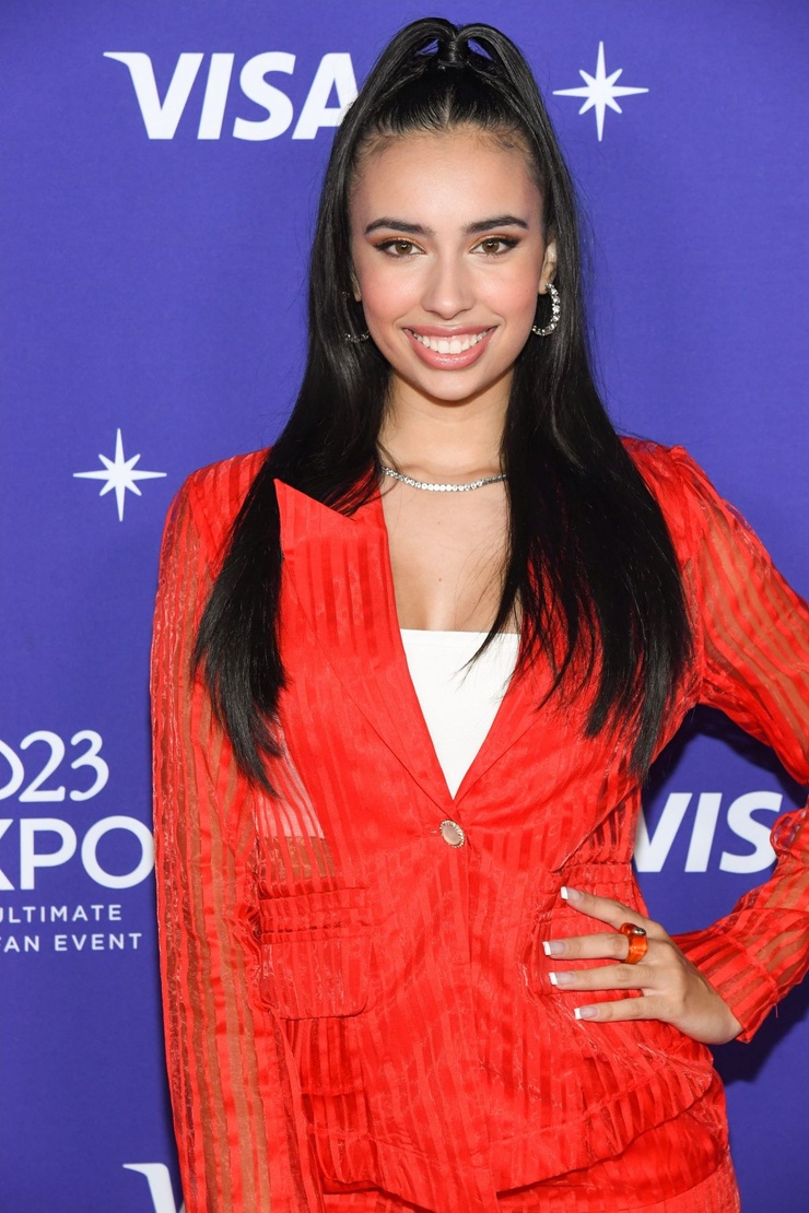 Kylie Cantrall picture