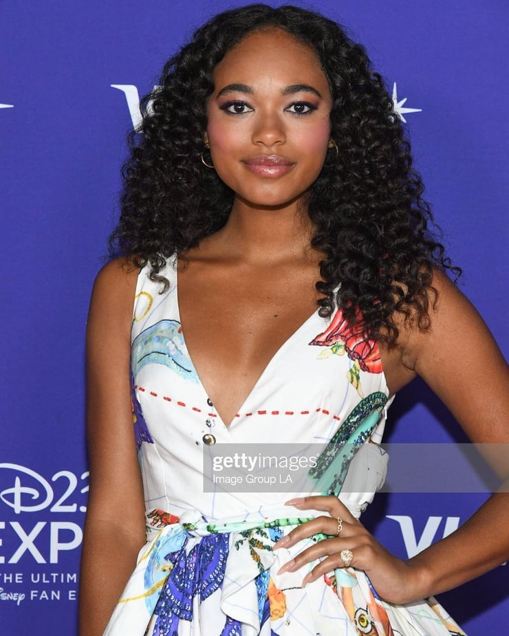 Chandler Kinney image