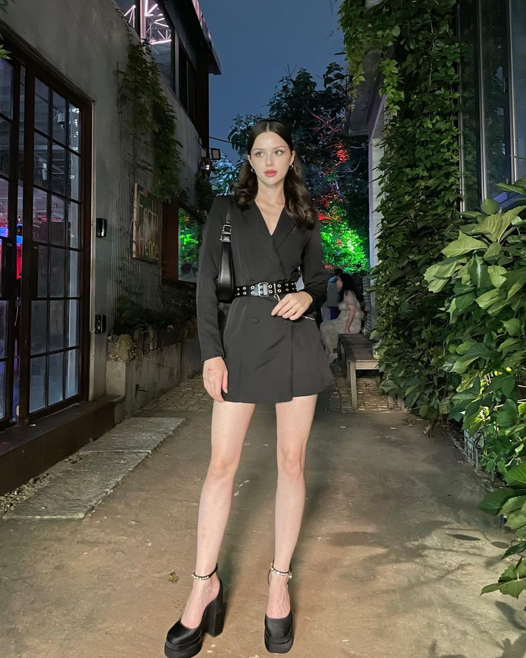 Picture of Lisa Rosh