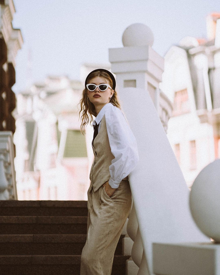 Picture of Luna (model)