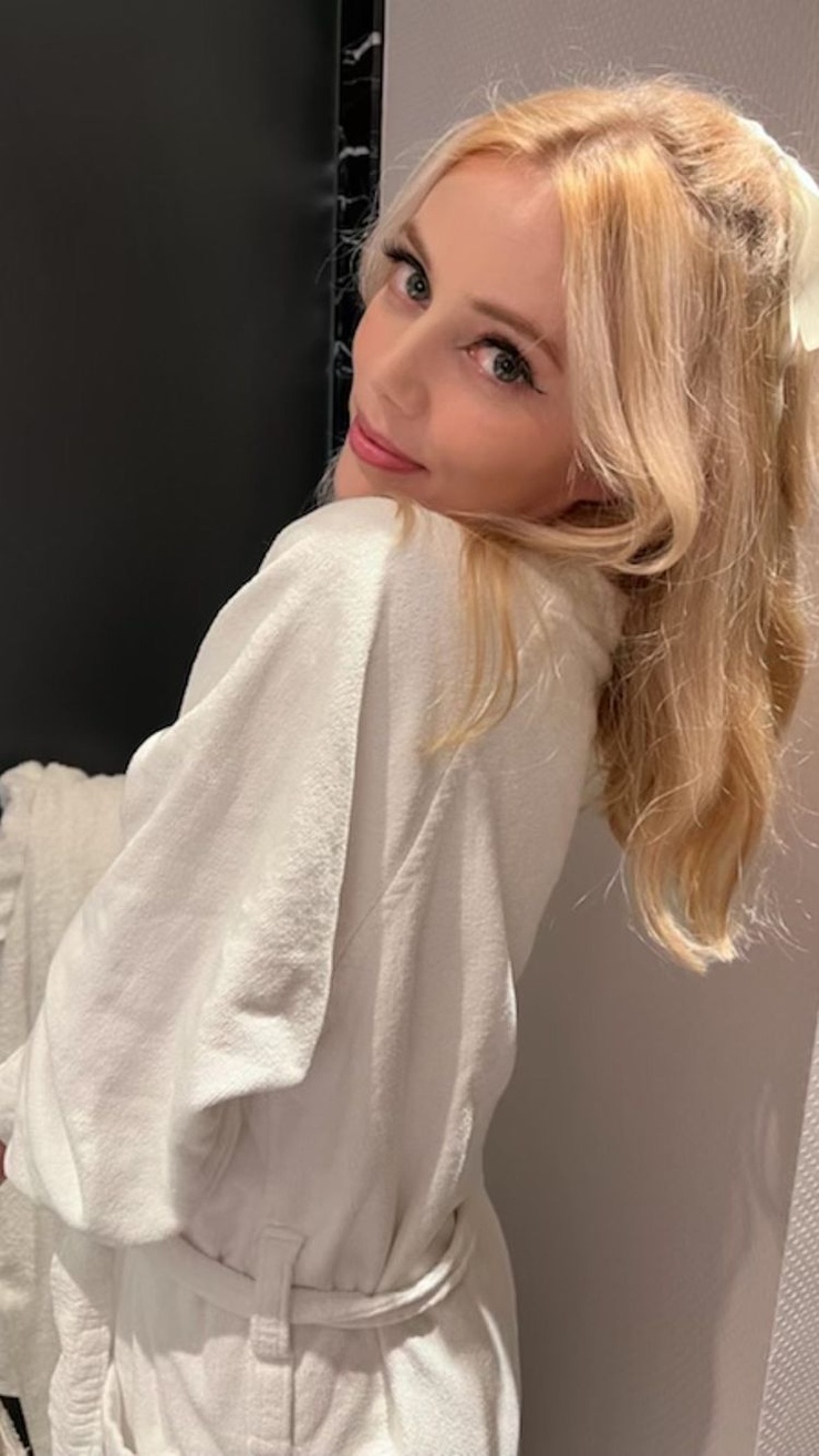 Picture of Grace Van Dien