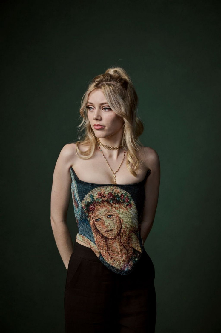 Picture of Grace Van Dien