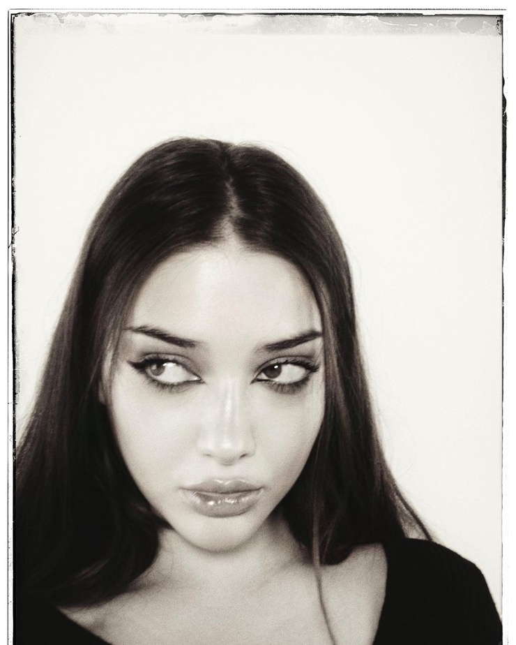 Picture of Isabel Rose