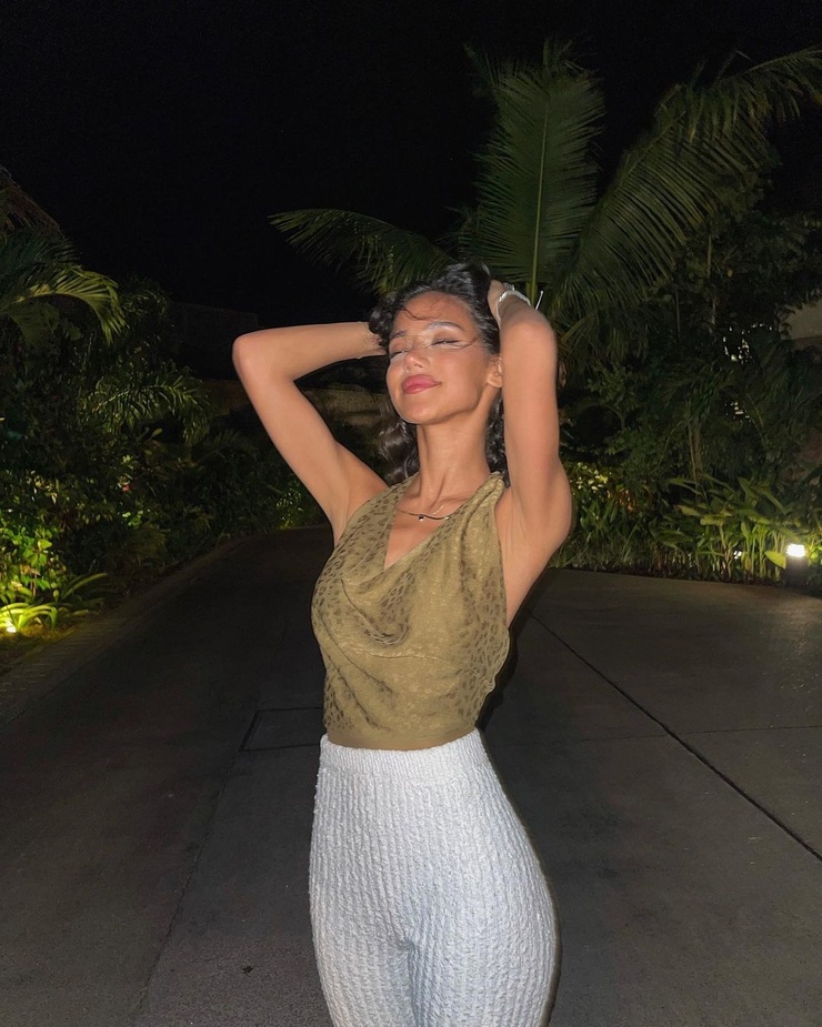 Picture of dina denoire