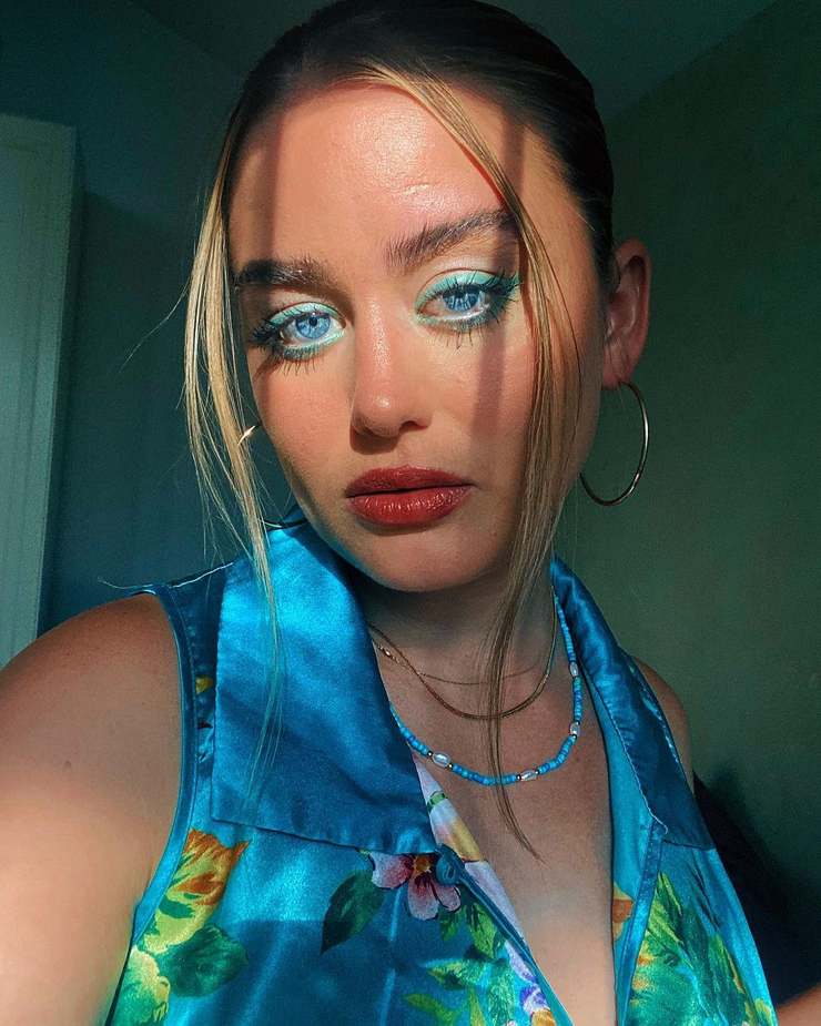Picture Of Alli Hart