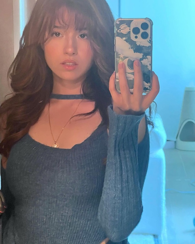 Pokimane image