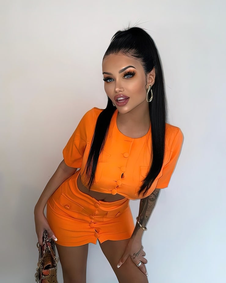 Picture of Enise Sude