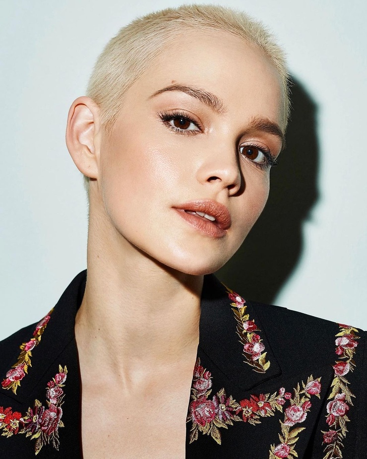 Picture of Emilia Schüle
