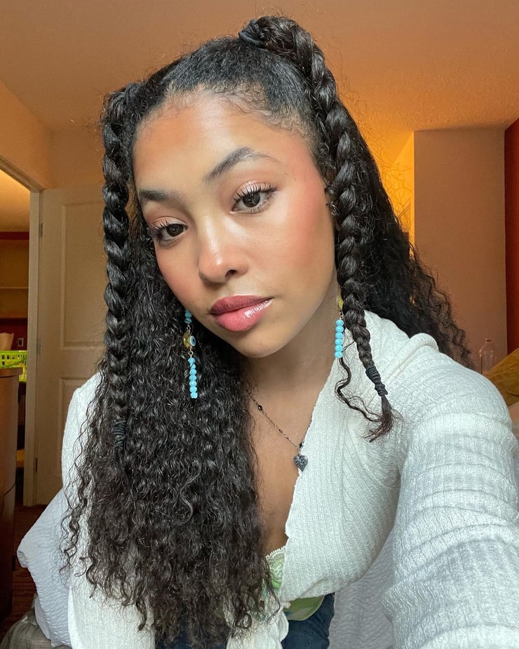 Mirabelle Lee picture