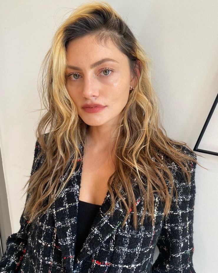 Picture of Phoebe Tonkin