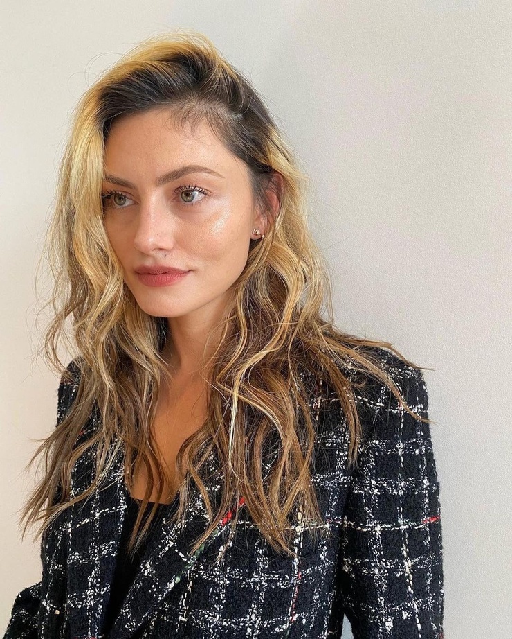 Picture of Phoebe Tonkin