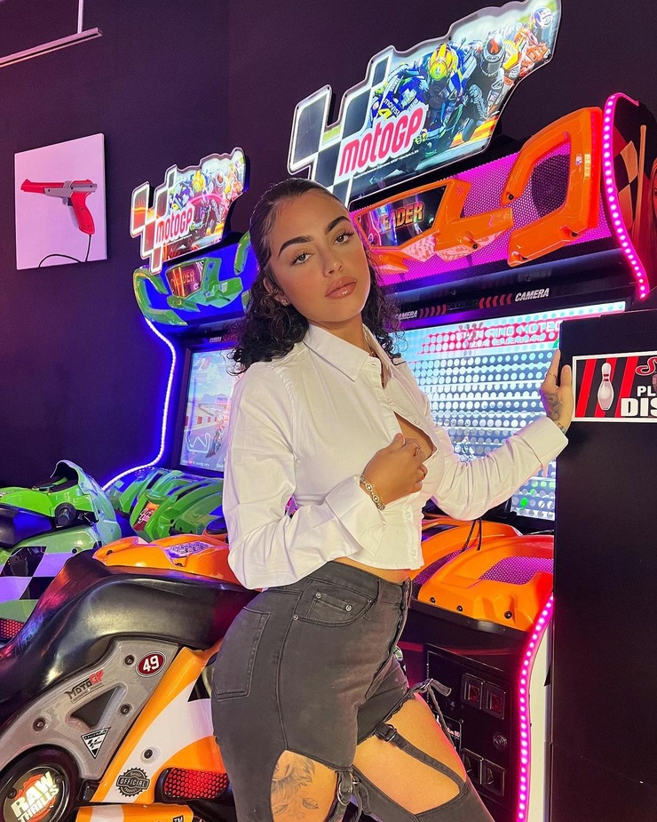 Malu Trevejo image