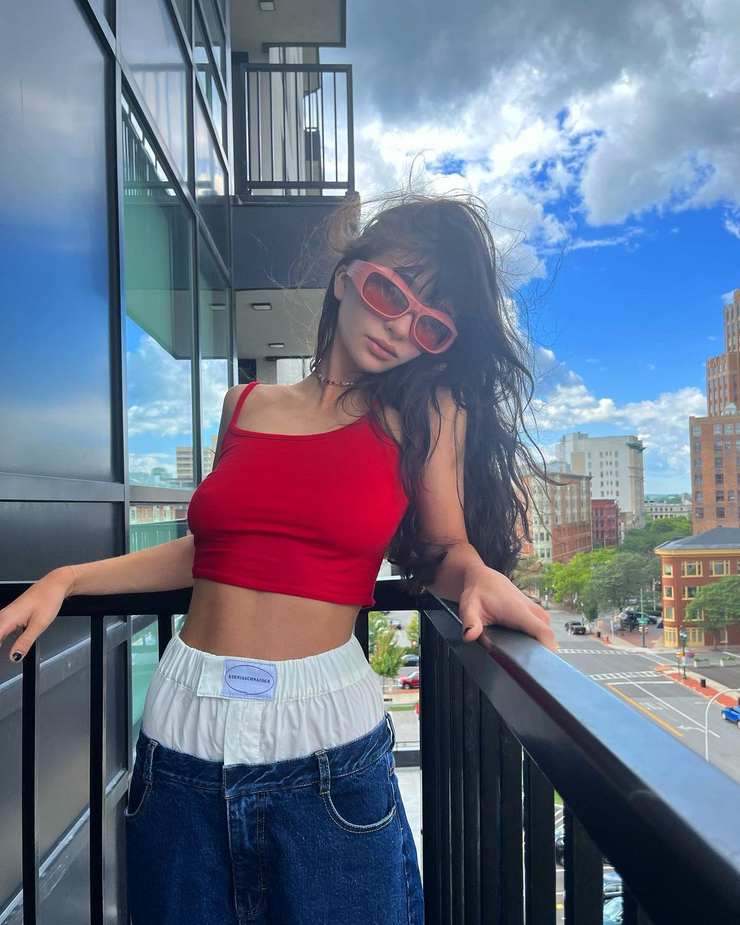 Malina Weissman picture