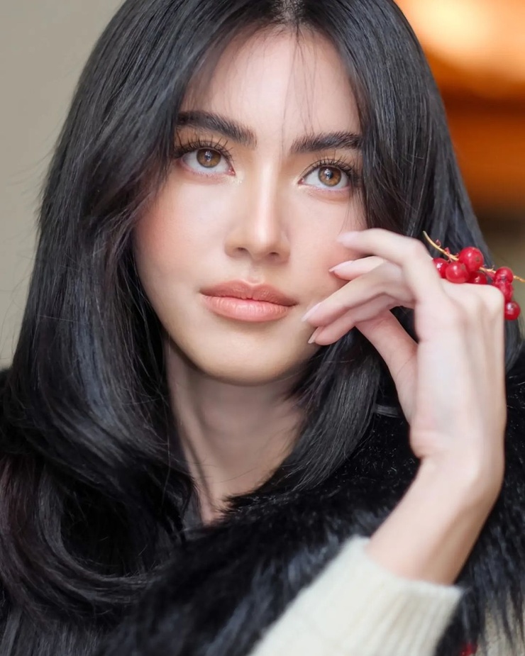 Picture of Davika Hoorne
