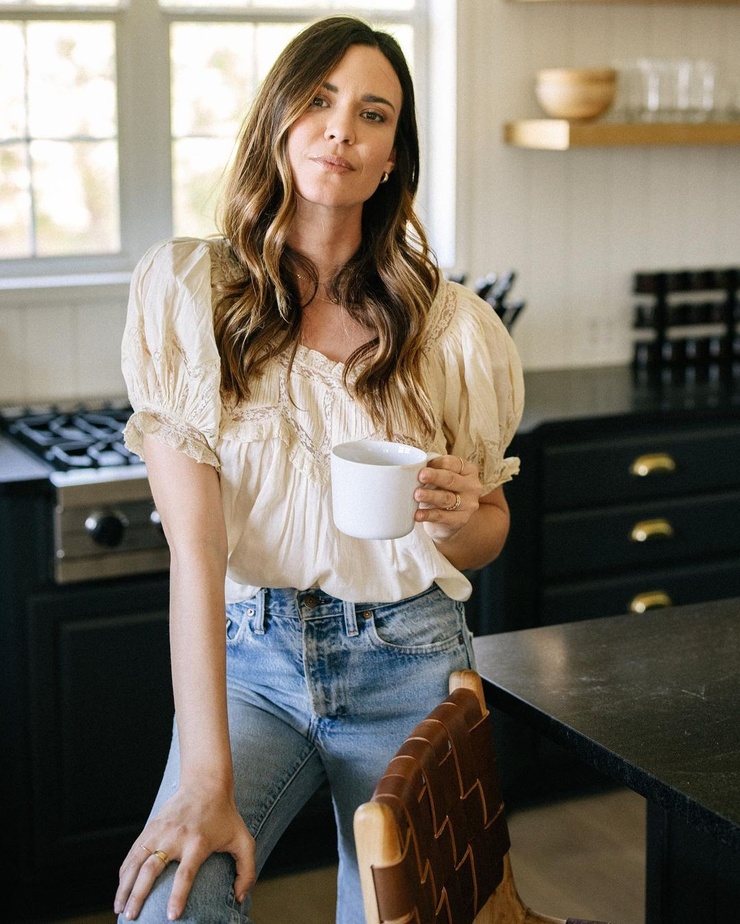 Picture of Odette Annable