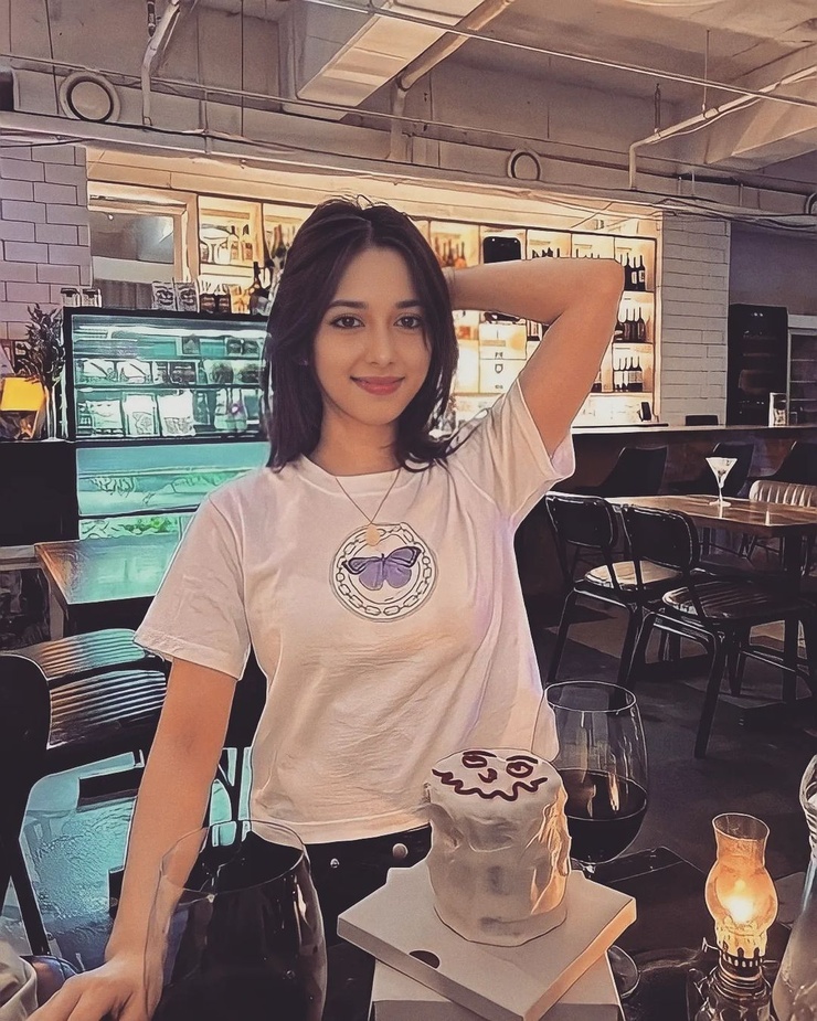 Ruchi Thakur picture