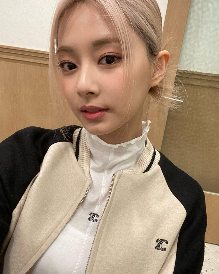 Picture of Chou Tzu-yu (Tzuyu)