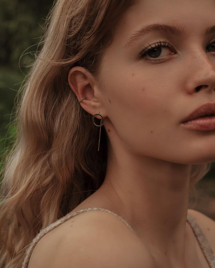 Picture of Luna (model)