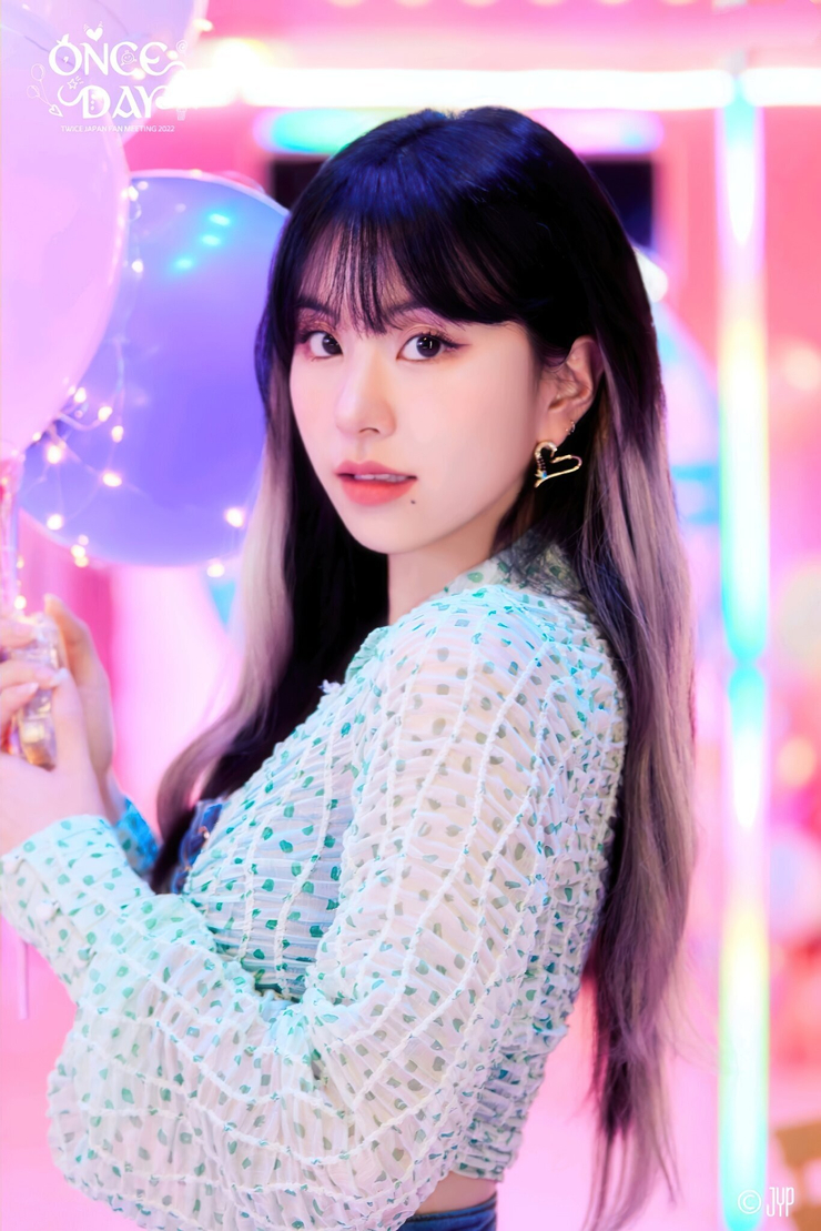 Picture of Son Chae Young