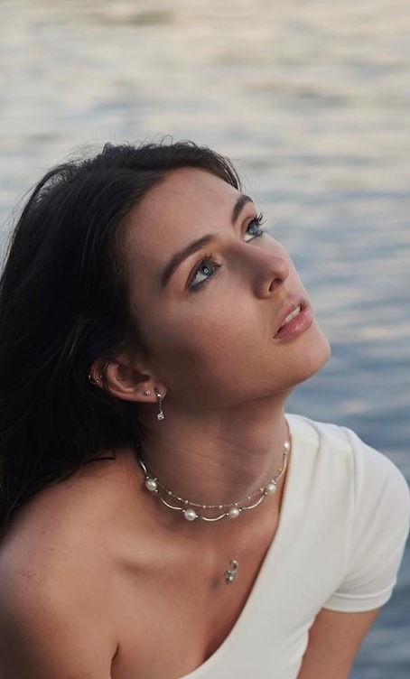 Melanie Hernandez image