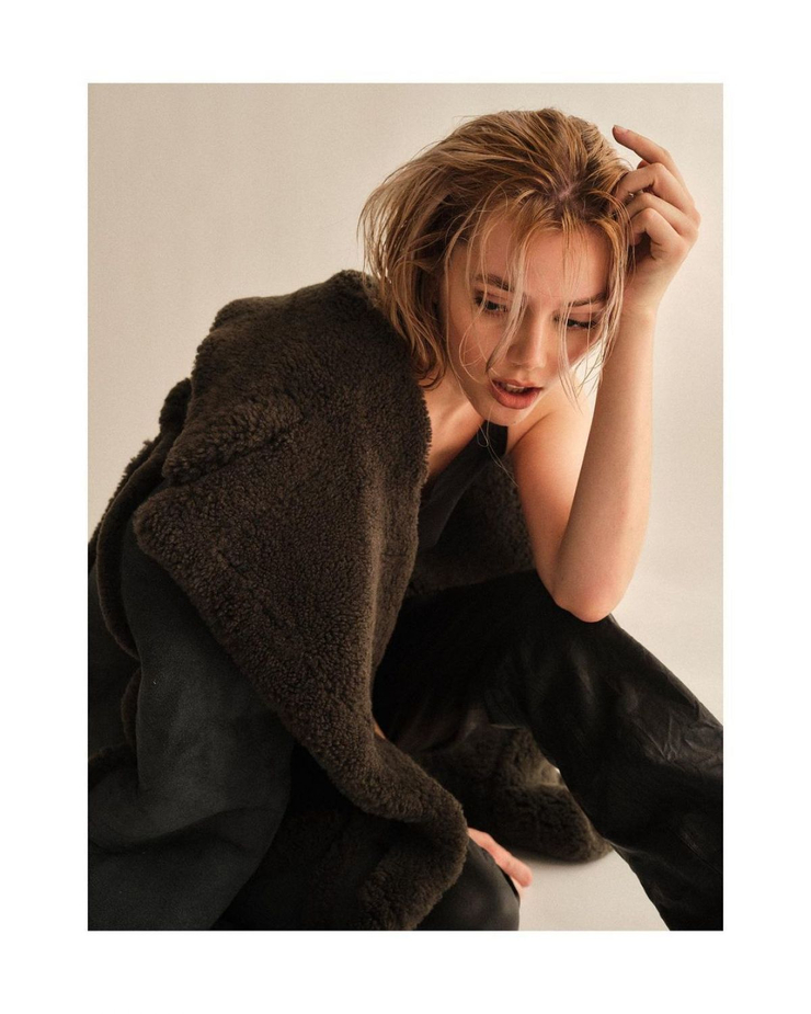 Grace Van Dien image