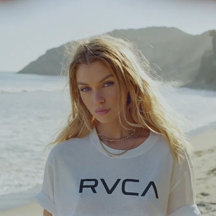 Picture of Stella Maxwell