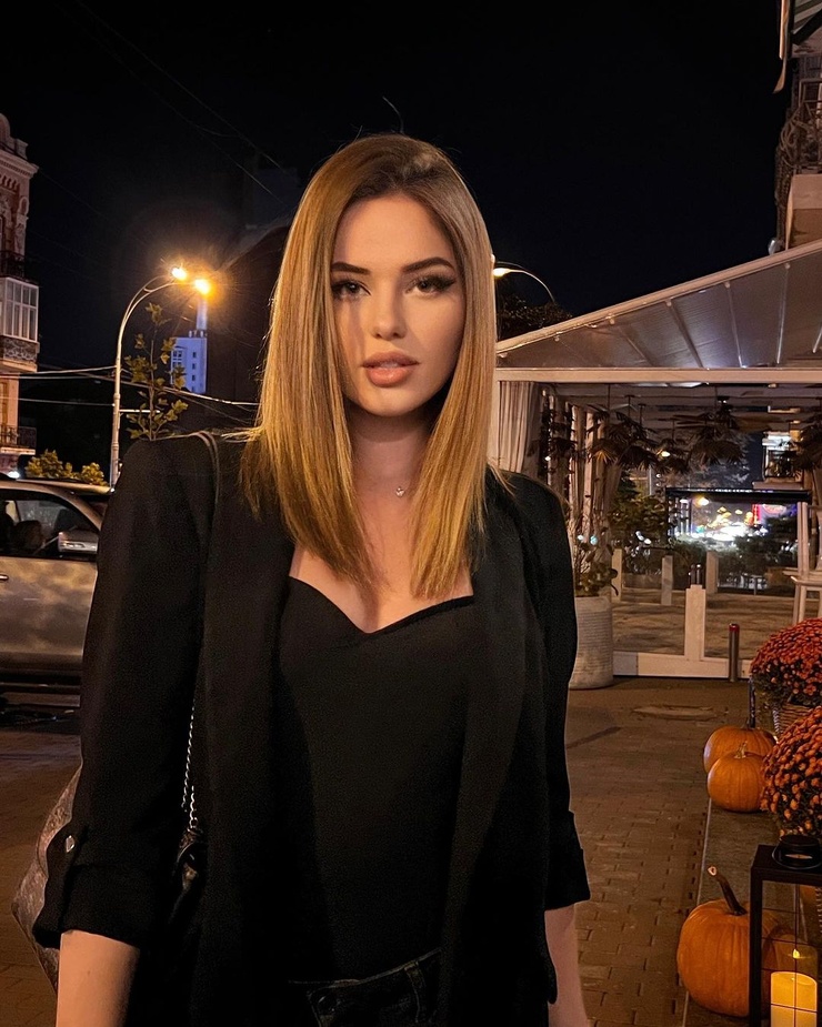 Picture of Kristina Stepanuk