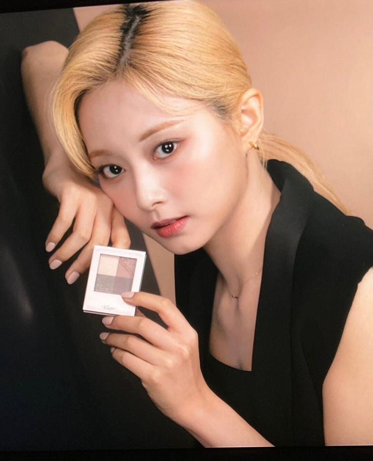 Picture of Chou Tzu-yu (Tzuyu)