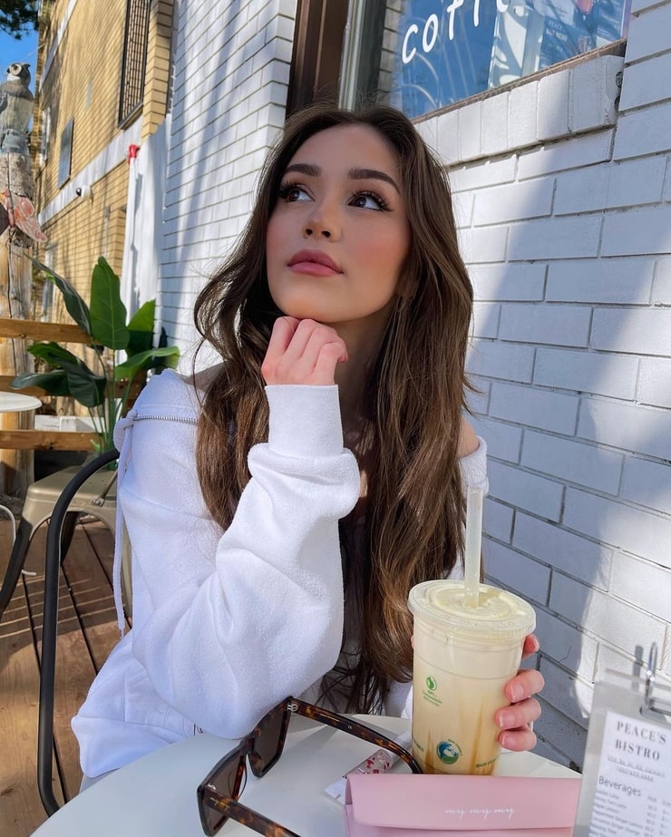 Thalia Crawford image