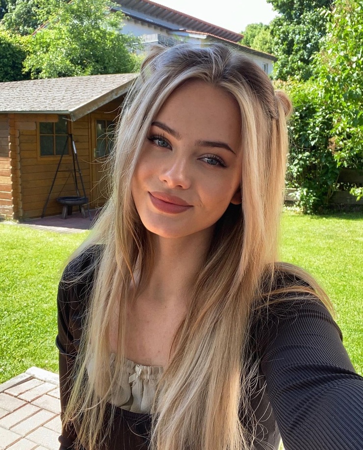 Picture of Sara Crumble