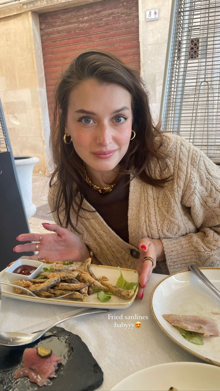 Jessica Clements image