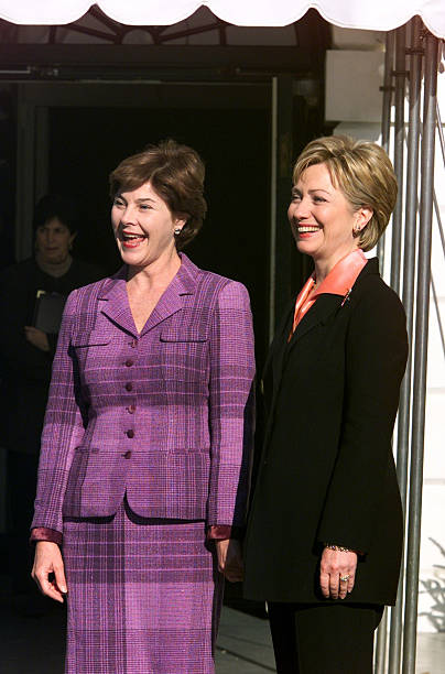 Laura Bush, Hillary Clinton