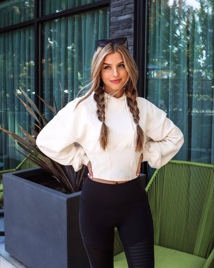 Picture of Marina Laswick
