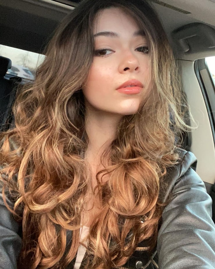 Picture of Nikki Hahn