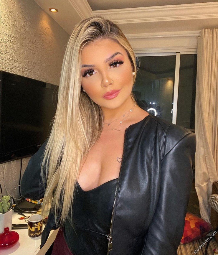 Picture of Giovanna Menezes