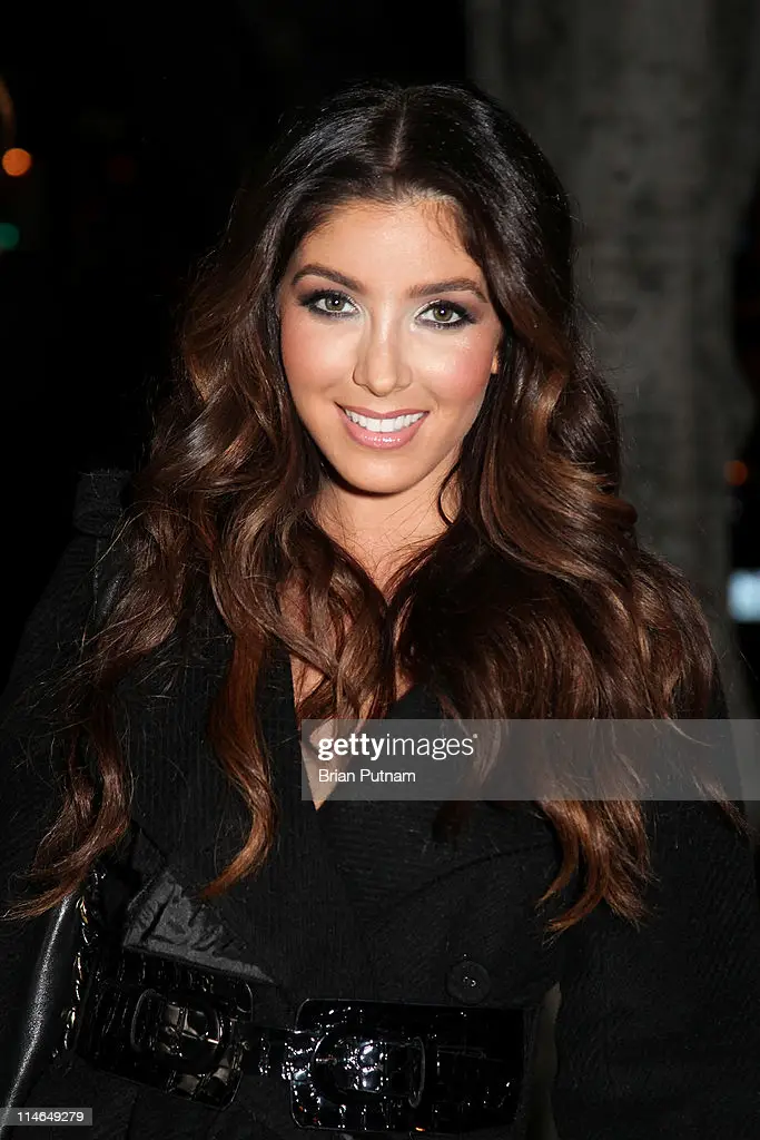 Picture of Melissa Molinaro (artist)