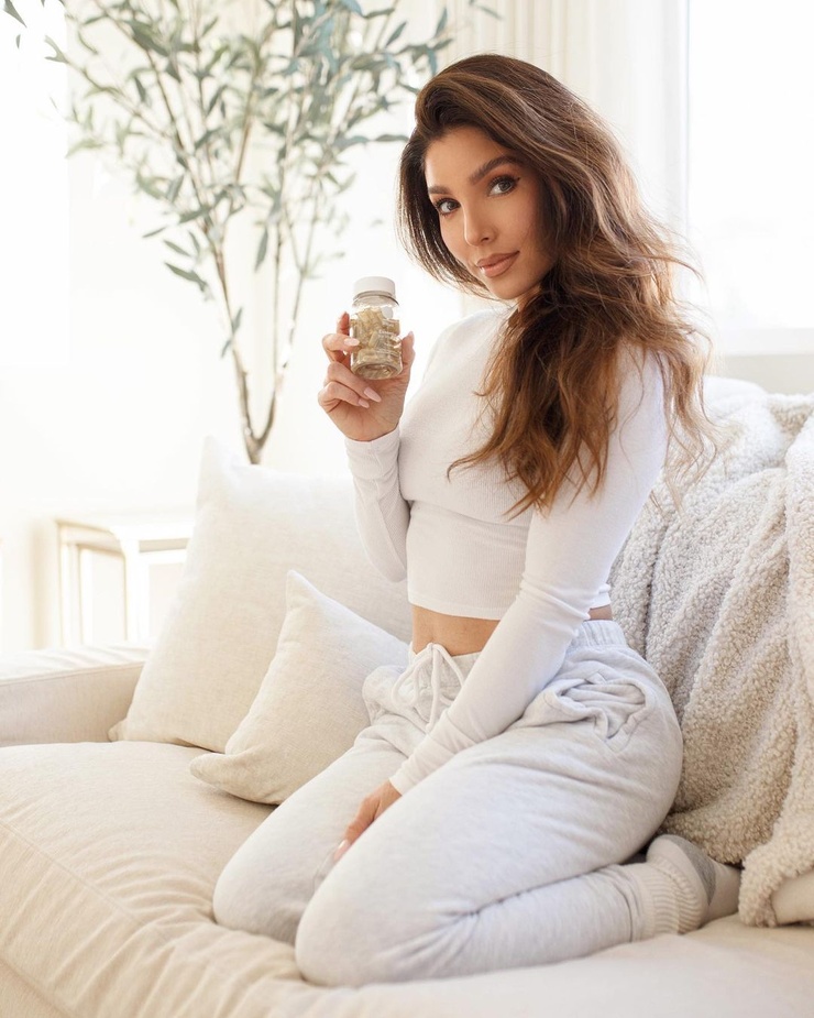 Picture of Melissa Molinaro (artist)