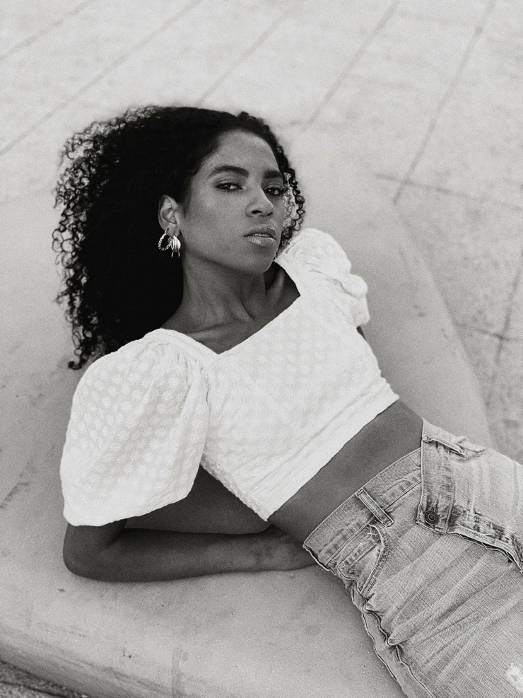 Thania Romero picture