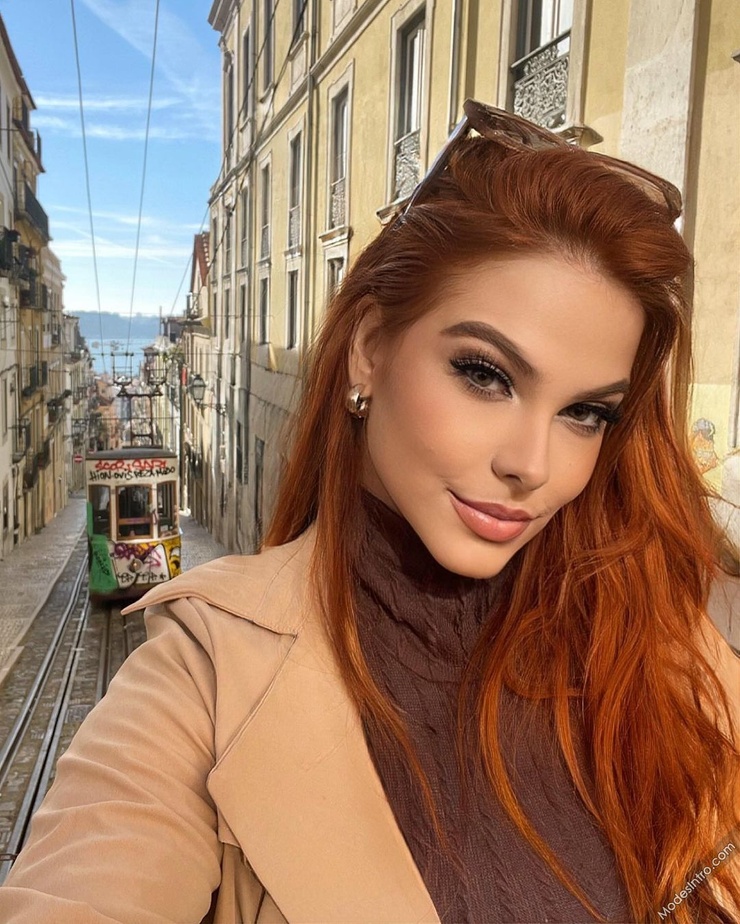 Gabrielle Correa (model) image