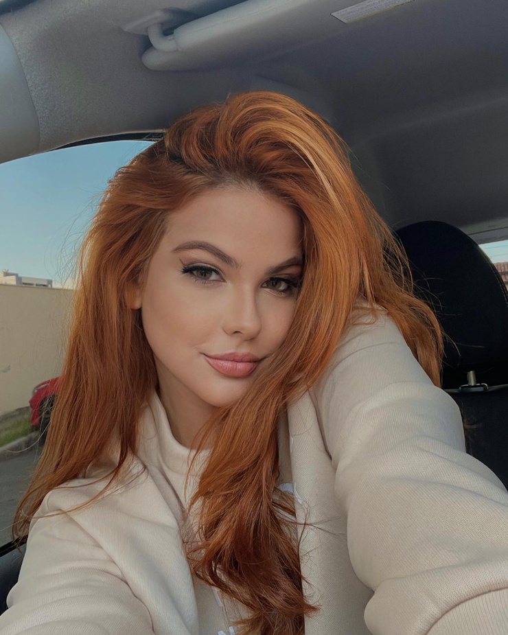 Picture of Gabrielle Correa (model)