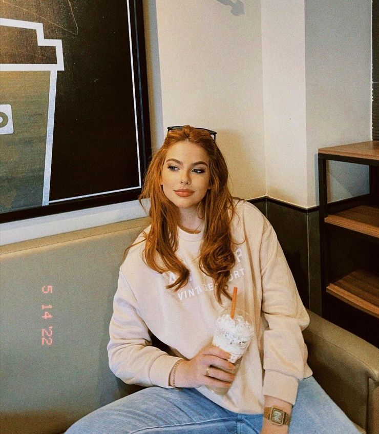 Picture of Gabrielle Correa (model)