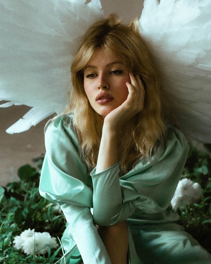 Picture of Luna (model)