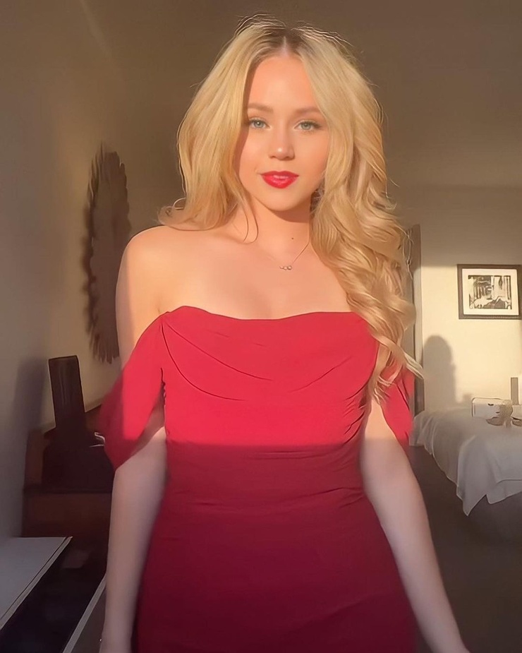 Picture of Brec Bassinger