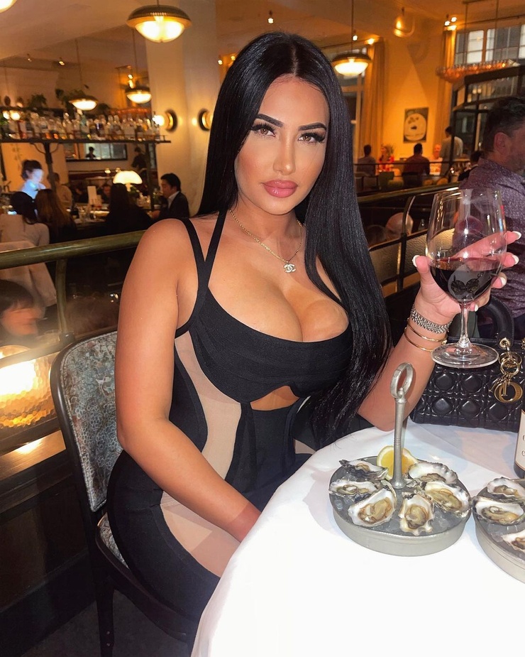 Jessica Foster image