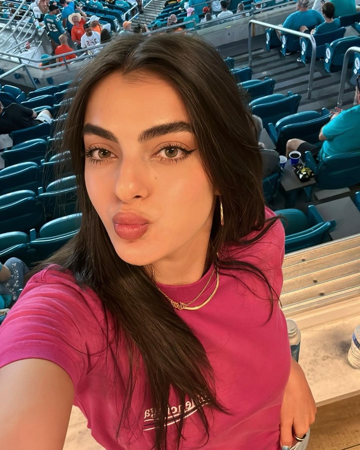 Picture of Toni Breidinger