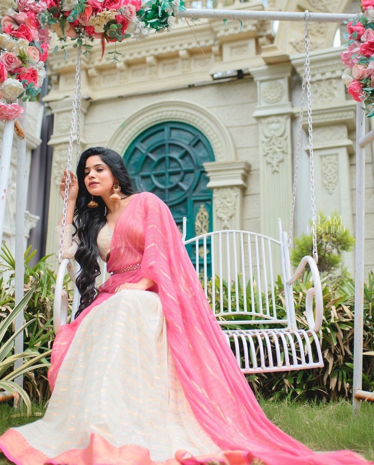 Image of divya bharathi