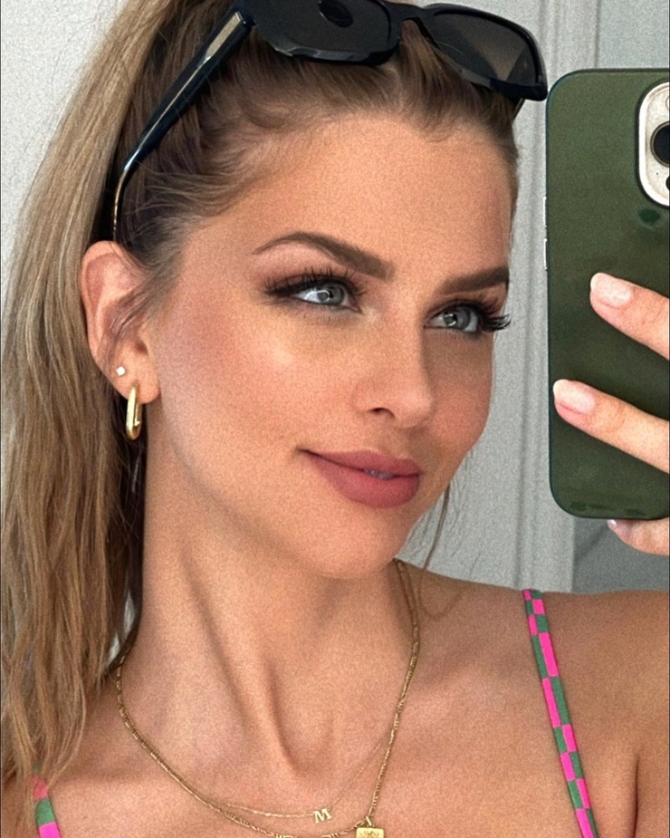 Picture of Marina Laswick